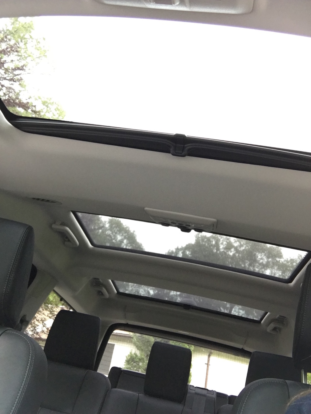 USED: 2016 Land Rover LR4 HSE Review: The Luxury of Adventure – A Girls ...