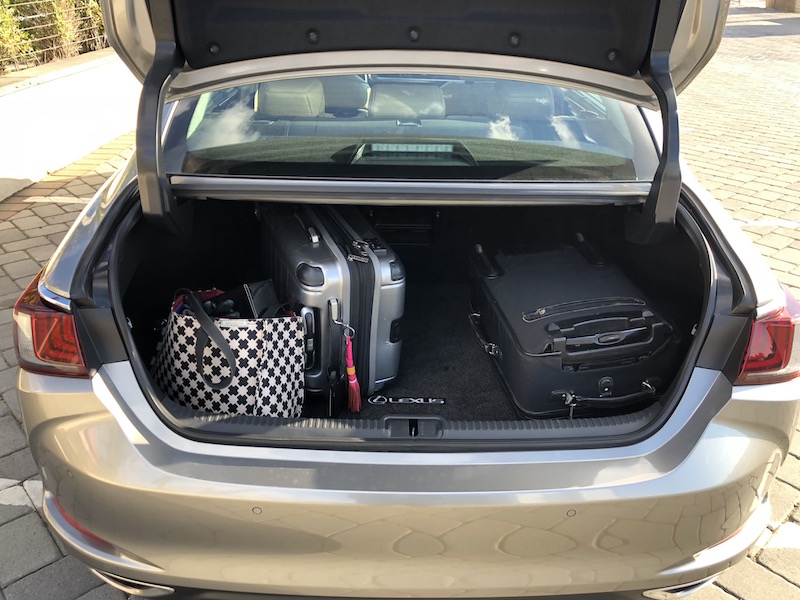 The New Lexus ES Luxury Sedan: Smart & Refined - A Girls Guide to Cars