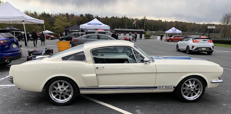 The Ultimate Classic Car: Authentic Design, Modern Technology for the ...