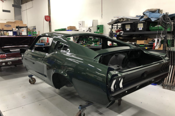 The Ultimate Classic Car: Authentic Design, Modern Technology for the ...