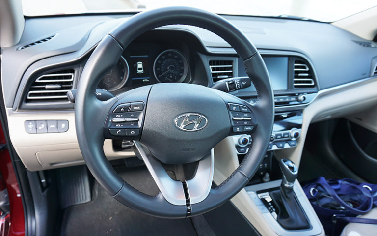 Tech and Design in the new 2019 Hyundai Elantra - A Girls Guide to Cars