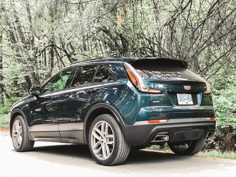This Demure Luxury SUV is Loaded with Style - A Girls Guide to Cars