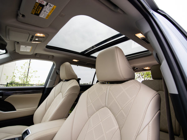 2020 Toyota Highlander Platinum AWD 3 Row SUV: The Hype Mom Car - A ...