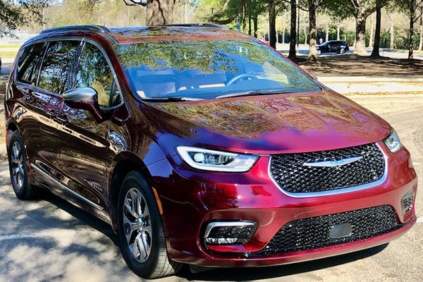 3 Row SUV vs the Best Minivan: Which is Right For You? - A Girls Guide ...