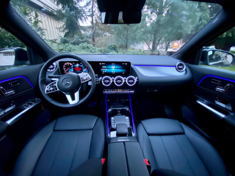 2021 Mercedes-Benz GLA 250: Ready for Anything! - A Girls Guide to Cars