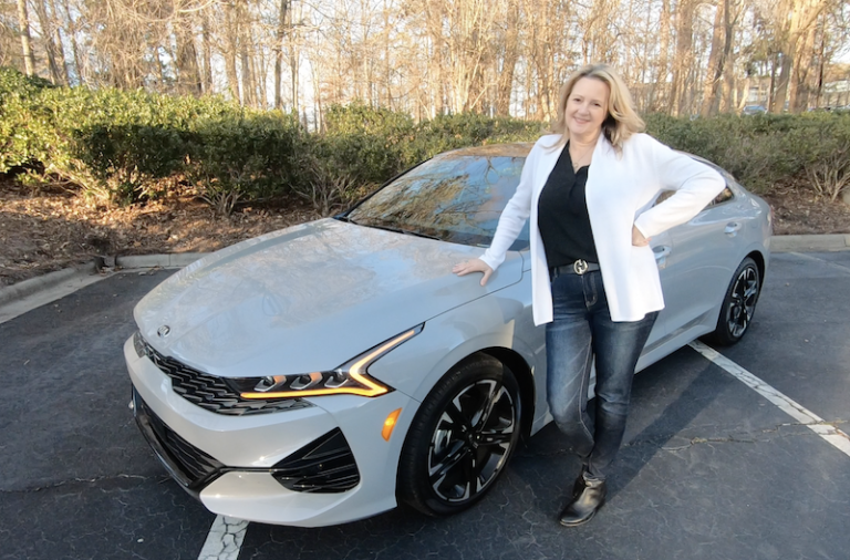 What it's Like to Drive a $180,000 Bentley Bentayga Hybrid - A Girls ...