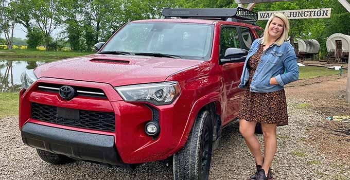 Toyota 4Runner 4x4 Venture: For Weekend Warriors -A Girls Guide to Car