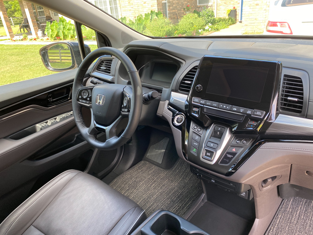 Why This Classic Minivan Is the Best: 2021 Honda Odyssey Elite - A ...