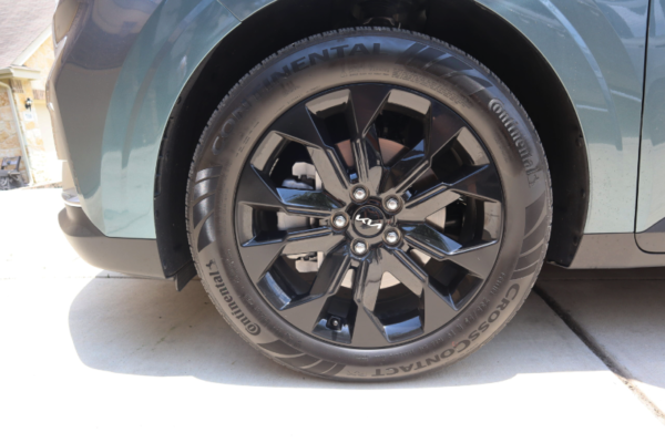 Move Over, Minivan: The 2022 Kia Carnival Is Here- A Girls Guide to Cars