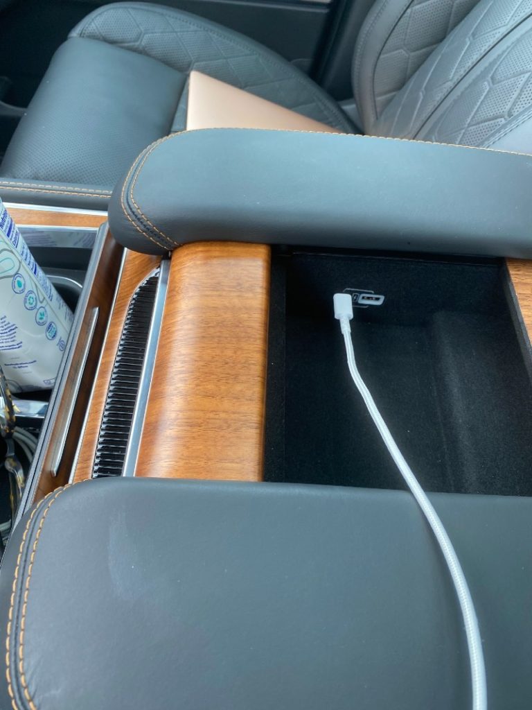 11 Things to Love in theJeep Grand Wagoneer - A Girls Guide to Cars