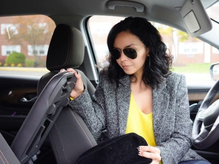 Our Favorite Beauty Essentials To Keep In Your Car – A Girls Guide to Cars