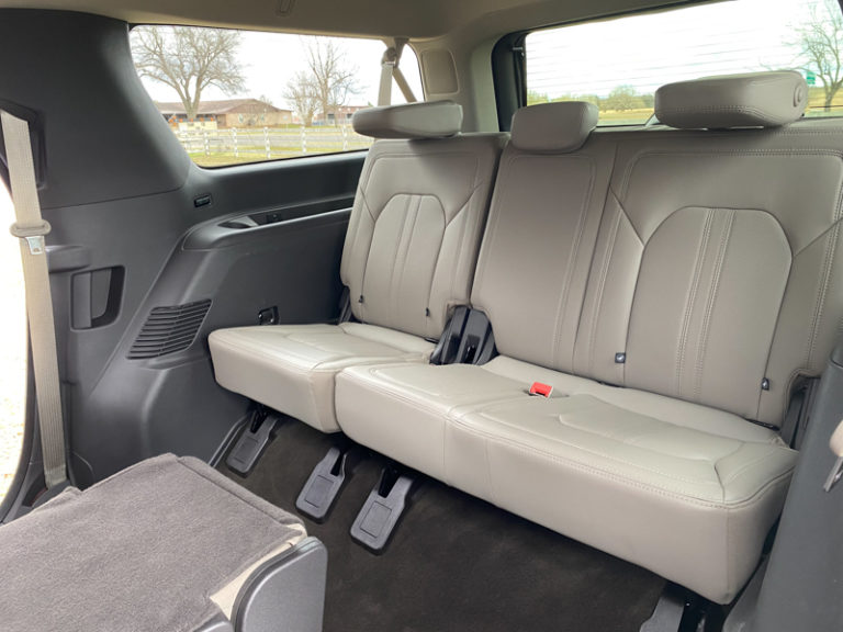 2021 Expedition MAX 4x4 Limited: Eye Catching Exterior with an Outdated ...