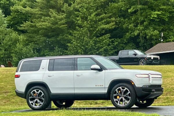 Rivian R1S First Drive: The First 3-Row Electric SUV is Here - A Girls ...
