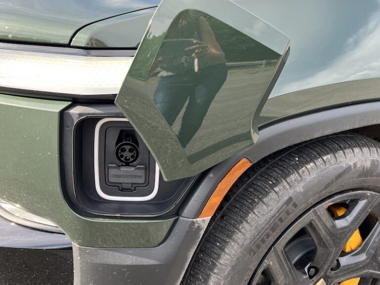 Rivian R1S First Drive: The First 3-Row Electric SUV is Here - A Girls ...