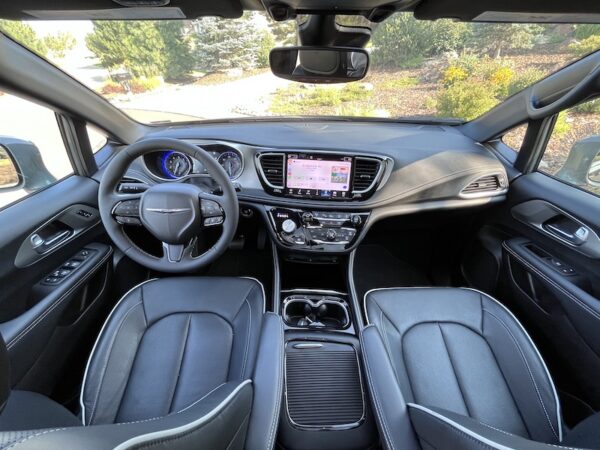 2022 Chrysler Pacifica Ushers Us Through All Phases of Life – A Girls ...