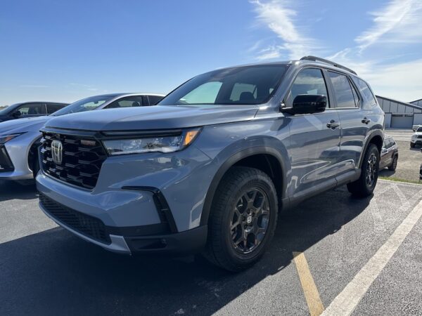 Our Favorite 3-Row Family SUVs and One Minivan- A Girls Guide to Cars