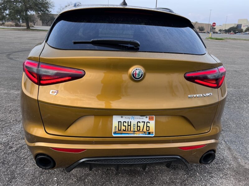 Alfa Romeo Stelvio Veloce Luxury SUV - A Girls Guide to Cars