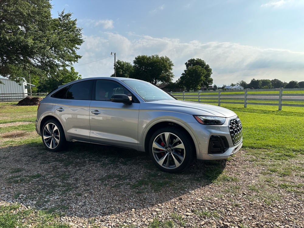 Audi SQ5: Sportscar Chic, SUV Capable - A Girls Guide to Cars