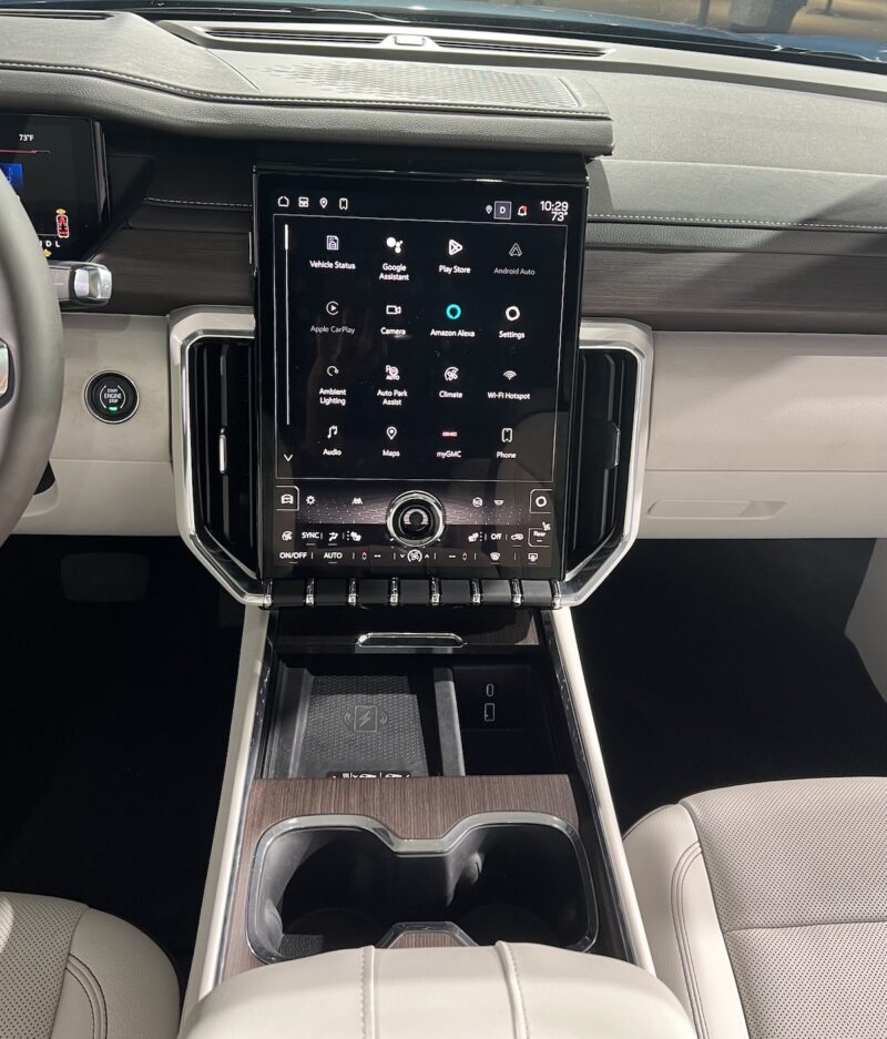 GMC Acadia 3-row SUV Got a Makeover. It's Perfect - A Girls Guide to Cars