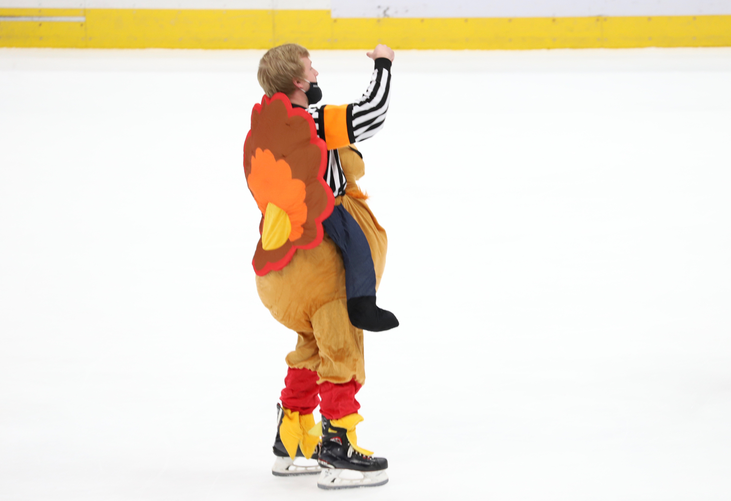 Photos: Turkeys on Ice!