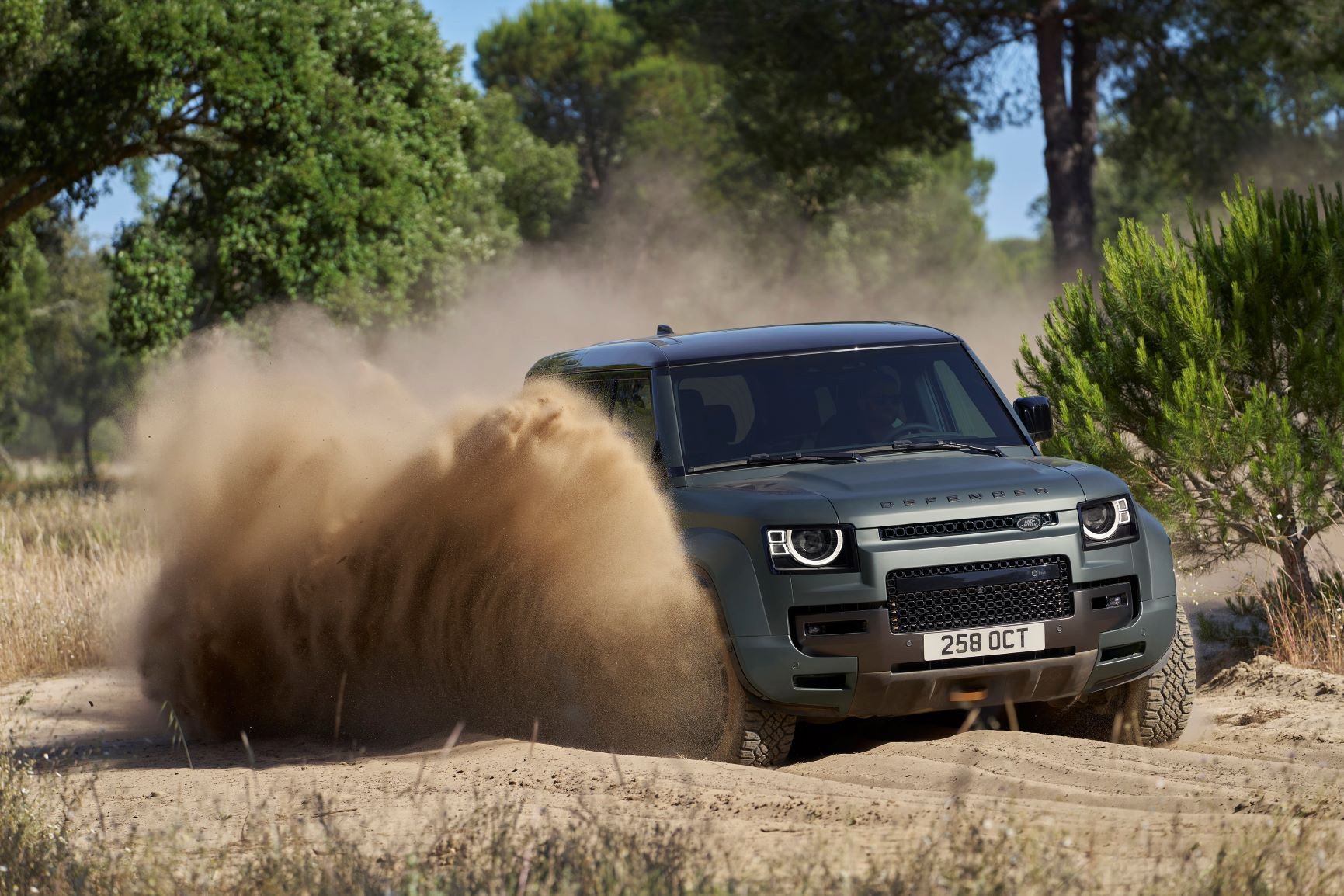 2025 Defender OCTA : Pinnacle of Off-Road Luxury and Power - Off-Road Trips
